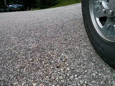 Tips on Sealing New and Old Blacktop Driveways